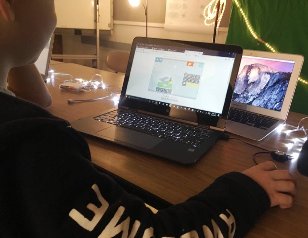 Hour of Code puts students on a path toward programming - KRBD