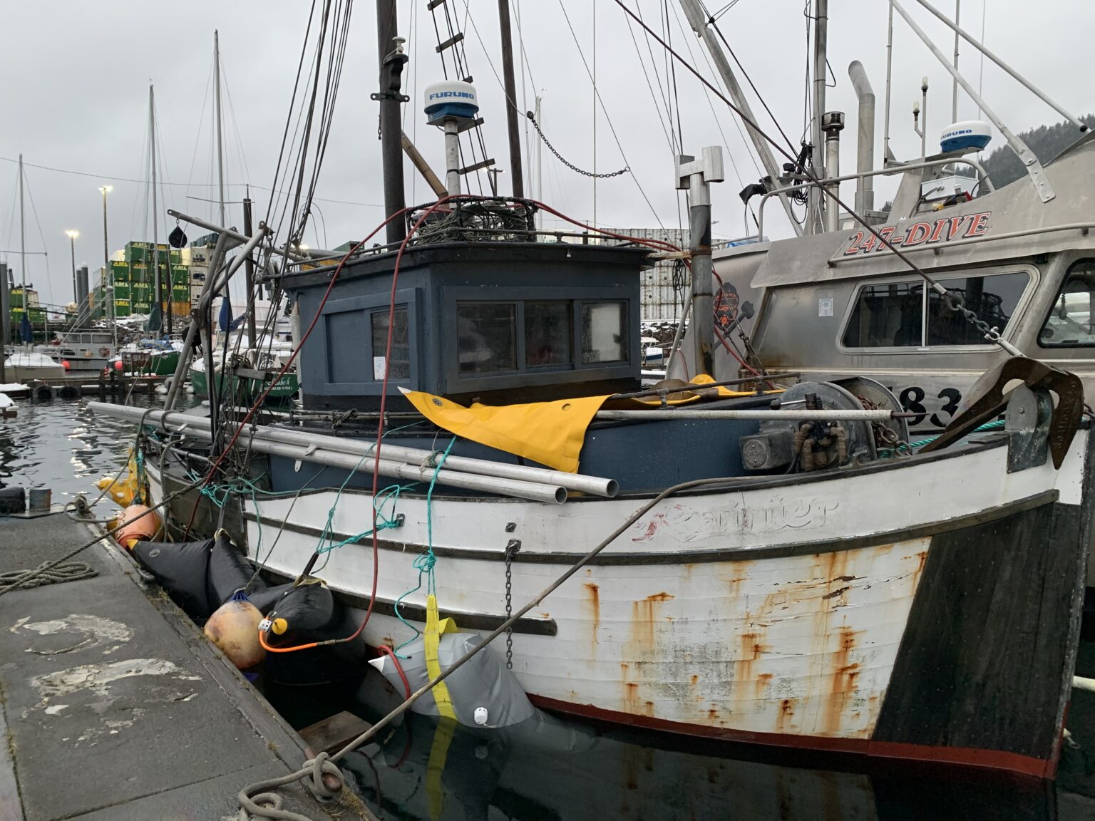 Late winter snowstorm in Ketchikan wreaks havoc on land and sea - KRBD